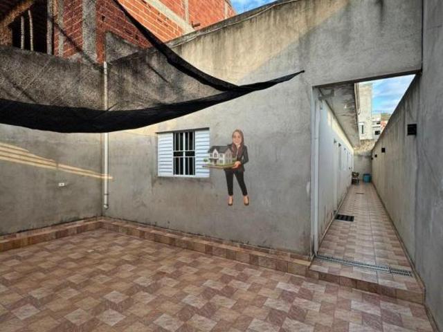 Casa Térrea à Venda com 3 dormitórios e duas vagas, Caieiras