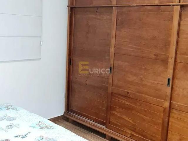 Casa térrea a venda com 3 dormitórios sendo 1 suíte, edícula e cercada de muita área verde no Condom