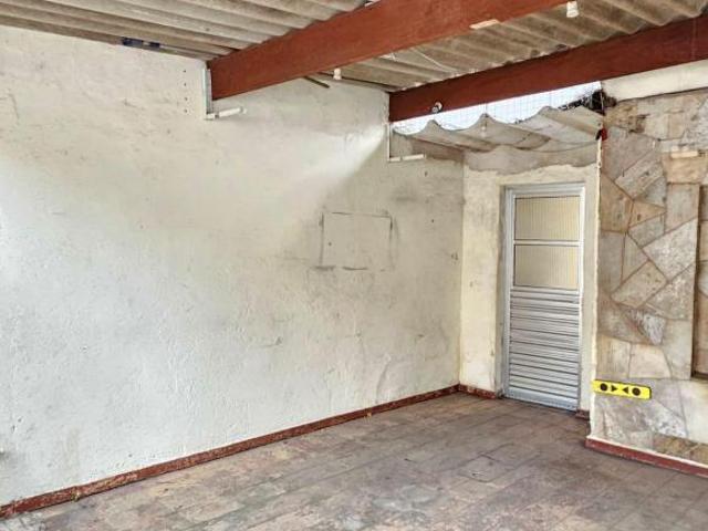 Casa térrea à venda com 3 dormitórios, 2 vagas Vila Antonieta São Paulo SP