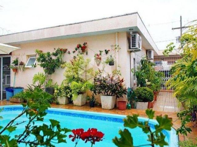 Casa térrea á venda com 3 Quartos, 3 banheiros, 2 vagas no Bairro São Sebastião