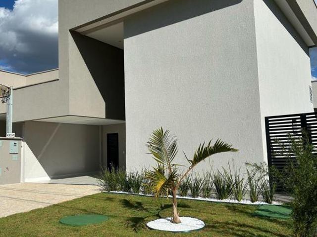 Casa térrea a venda com 3 quartos, 3 suítes no Jardins Nápoles