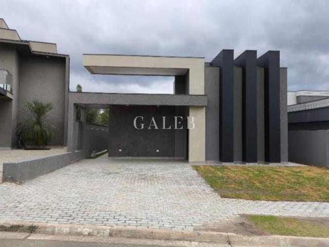 Casa térrea à venda com 3 quartos 1 suíte, piscina, com 146m² de área construída e 360m2 área tota