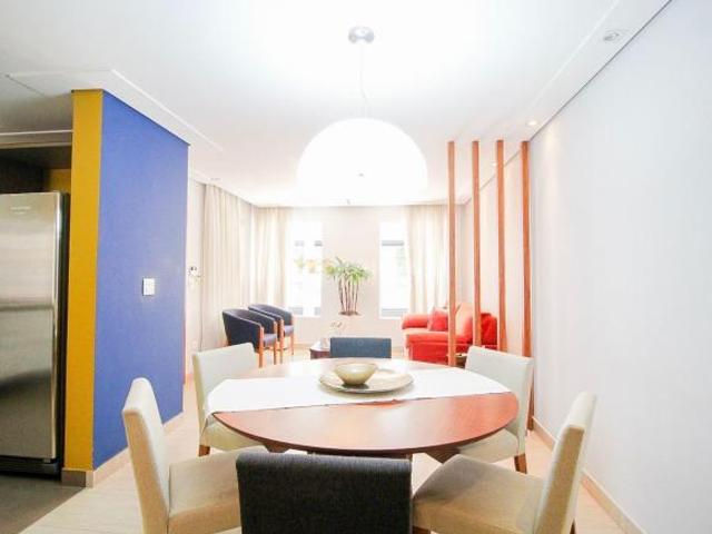 Casa térrea à venda com 3 quartos e 2 vagas no Uberaba Curitiba