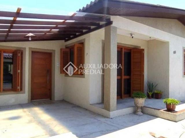 Casa térrea à venda com 3 quartos sendo 1 suíte no bairro Estância Velha