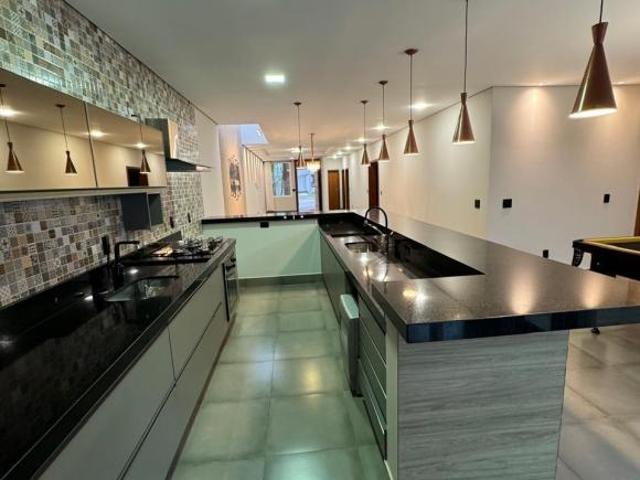 CASA TÉRREA À VENDA COM 3 QUARTOS SENDO 2 SUÍTES NO CONDOMÍNIO PHYTUS EM ITUPEVA/SP!