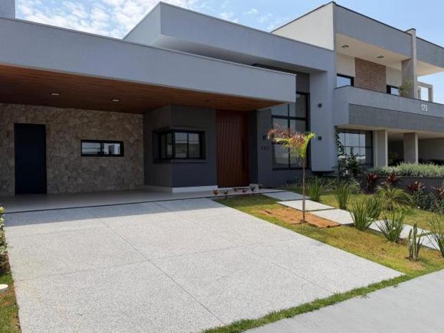 Casa térrea a venda com 3 suítes piscina em Condomínio fechado Dona Maria José Indaiatuba/SP