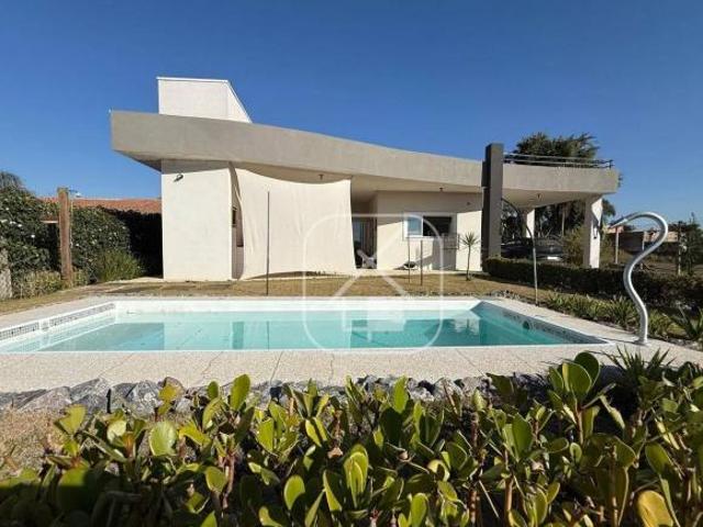 Casa Térrea à venda com Vista para o Lago no Condomínio Lago Dourado Jacareí/SP