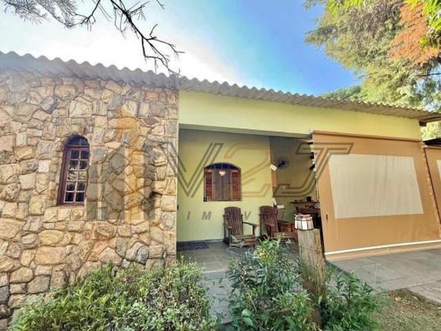 Casa térrea à venda com edícula no Condomínio São Joaquim em Vinhedo SP