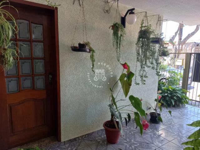 CASA TÉRREA À VENDA COM EDÍCULA LOCALIZADA NO BAIRRO VILA VIANELO JUNDIAÍ/SP