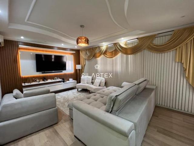 Casa térrea à venda com excelente padrão de acabamento