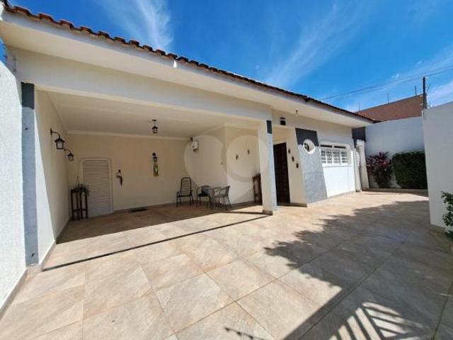 Casa terrea a venda com Piscina no Bairro Jardim Alto Rio Preto