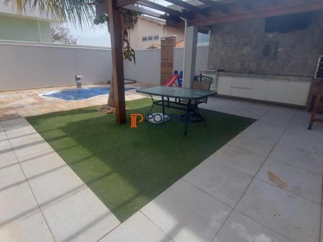 Casa térrea à venda com piscina e energia fotovoltaica Reserva Real Paulínia