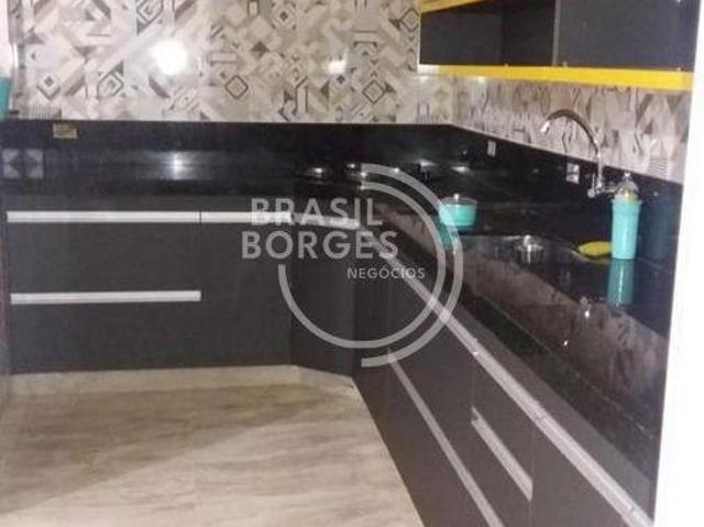 Casa Térrea à venda com Piscina e salão comercial no Éden
