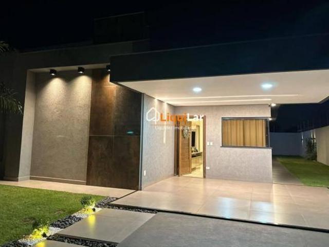Casa Térrea à Venda com Piscina, Suíte com Closet e Área Gourmet Completa