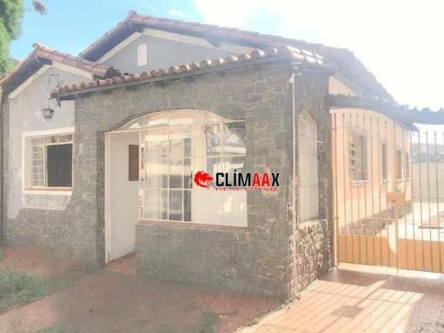 Casa térrea à venda com quintal amplo na Vila Romana – localização estratégica