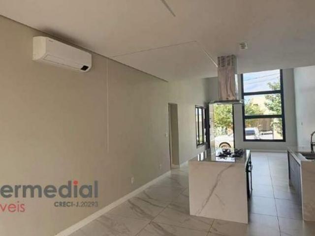 Casa Térrea à Venda de Alto Padrão com 3 Suítes, Piscina e Área Gourmet – 157 m² de área construída