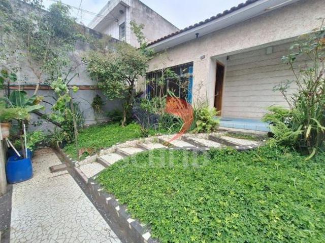 Casa térrea a venda de 150,00m² útil, com 2 quartos e 4 vagas no Campo Grande