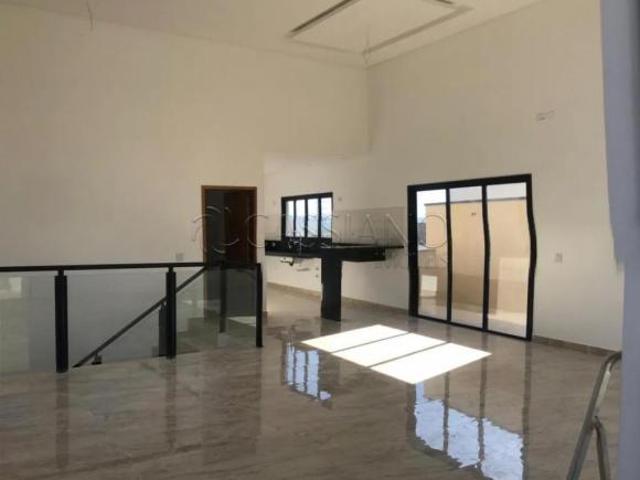 Casa térrea à venda de 256m² | 03 dormitórios, sendo 01 suíte e 05 vagas de garagem | Condomínio Res