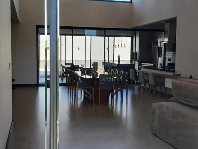 Casa térrea à venda de 263m² | 03 dormitórios, sendo suítes e 04 vagas de garagem | Condomínio Ecopa