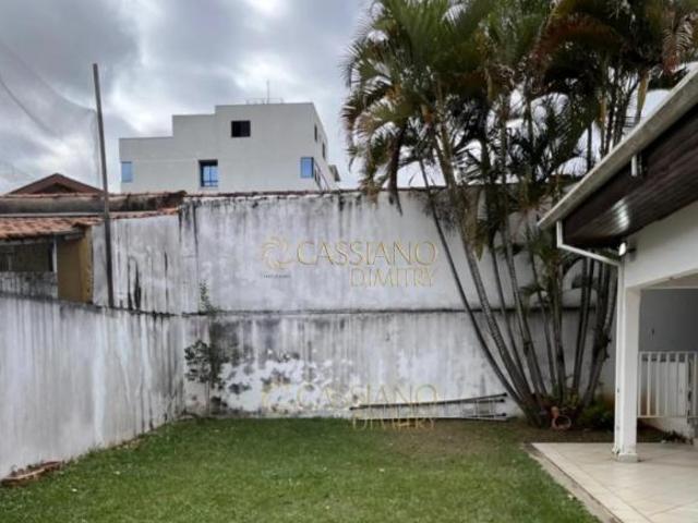 Casa térrea à venda de 281,26m² | 03 dormitórios, 01 suíte e 04 vagas de garagens | Bosque dos Eucal
