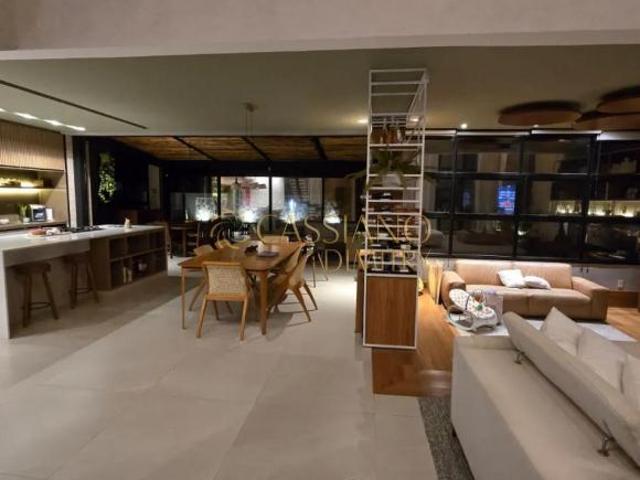 Casa térrea à venda de 300m² | 04 dormitórios, sendo suítes e 04 vagas de garagem | Condomínio Ecopa