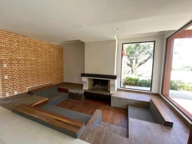Casa térrea à venda e locação no Condomínio Chácaras Santa Maria em Votorantim SP