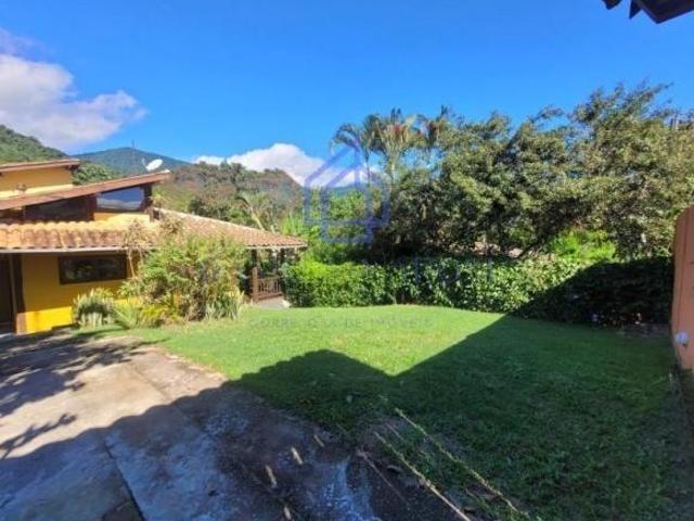 CASA TÉRREA À VENDA EM MEIO A NATUREZA / ILHABELA SP