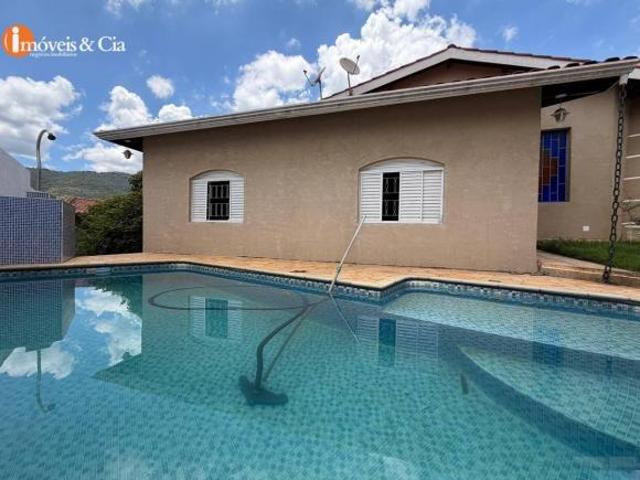 CASA TÉRREA A VENDA EM ATIBAIA