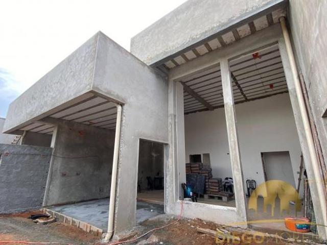 Casa térrea à venda em Atibaia com 3 dormitórios