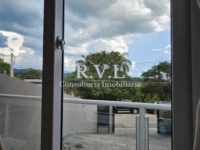 Casa térrea à venda em Atibaia SP no Jardim Paulista: 3 suítes, 2 salas, 4 banheiros, 2 vagas, 130 m