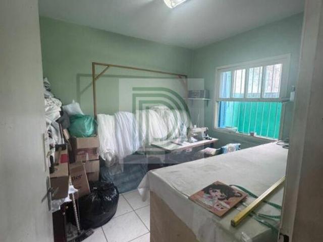 Casa térrea à Venda em Avenida Excelente para Comércio ou Moradia!