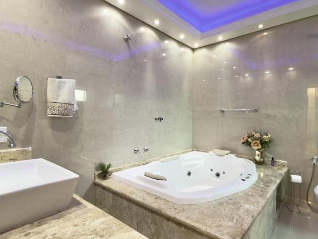 Casa térrea à venda em Curitiba no bairro Cajuru!