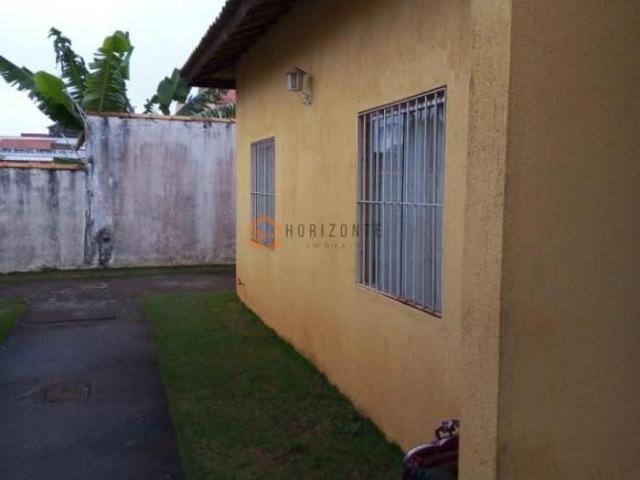 Casa térrea à venda em condomínio