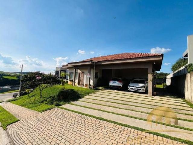 Casa Térrea à Venda em Condomínio Fechado