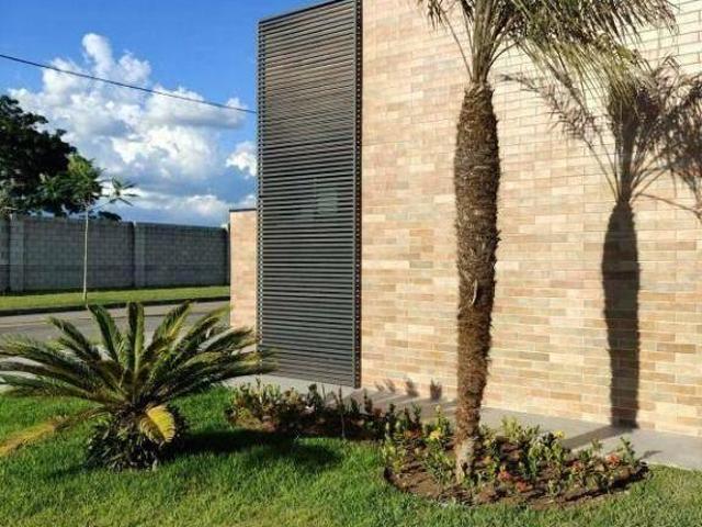 Casa térrea à Venda em Condomínio fechado com 3 quartos e 160 metros