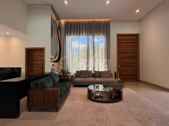 Casa térrea à venda em condomínio fechado na cidade de Vinhedo interior de São Paulo