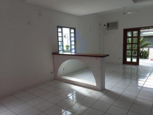 CASA TÉRREA À VENDA EM CONDOMÍNIO PRÓXIMO AO PEREQUÊ ILHABELA