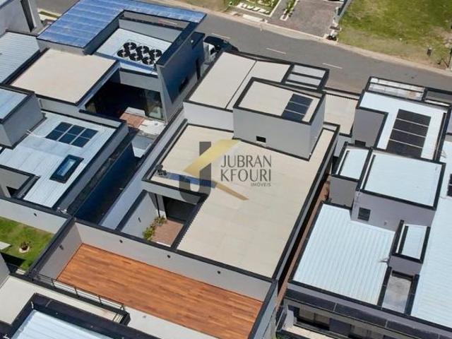 Casa Térrea à venda em condomínio, Valinhos SP. Com 3 suítes, living para dois ambientes, Cozinha am