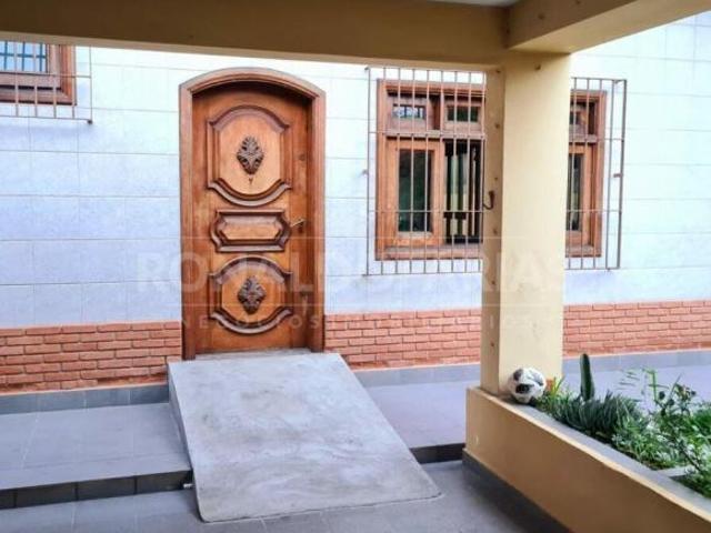 Casa Térrea a venda em Interlagos com 4 dormes 3 vagas