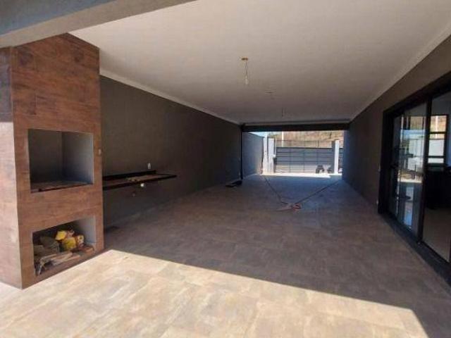 Casa Térrea à Venda em Residencial Fechado em Atibaia – 3 Suítes, Piscina e Espaço Gourmet 177 m²