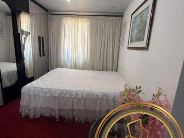 Casa térrea à venda em São Paulo SP, Vila Carrão: para moraria ou investimento. 2 quartos, 1 sala