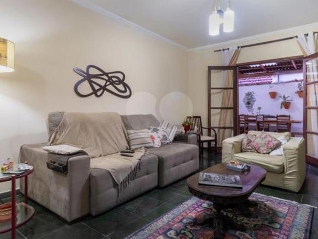 Casa Térrea a venda em Santana com 3 suítes, 5 vagas