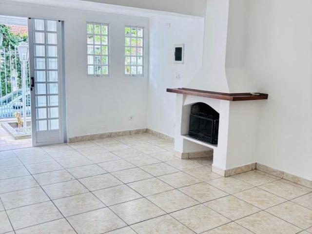 Casa térrea à venda em Santo Amaro, 3 dorm 3 vagas, 2 quadras da estação