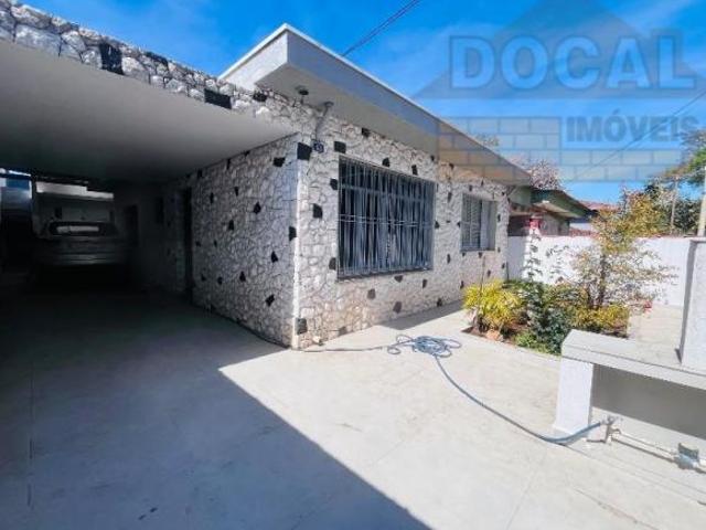 Casa térrea à venda em Taboão da Serra SP, Jardim Maria Rosa. 4 dormitórios, 1 salas, 2 banheiros, 3