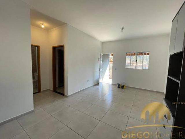 Casa Térrea à Venda em Terra Preta – Próximo ao Centro!