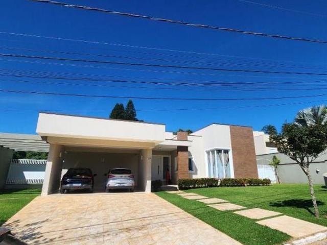 Casa térrea a venda em Vinhedo 450m² de área construída