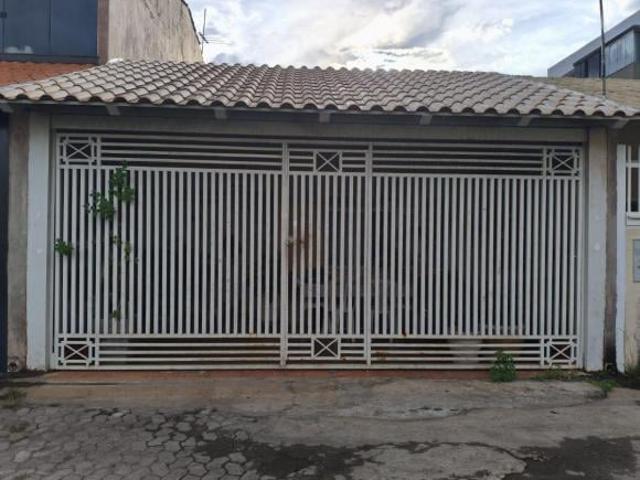 CASA TÉRREA À VENDA – GUARÁ excelente localização