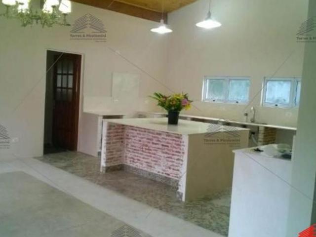 Casa Térrea a venda, Granja Viana com 3 Suítes, Piscina, Spa com Hidromassagem, Sauna, Churrasqueira