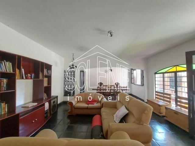 CASA TERREA A VENDA JAGUARIBE MEDINDO 225,70M², COM 3 DORMITÓRIOS 2 SUITES, 3 VAGAS DE GARAGEM COBE