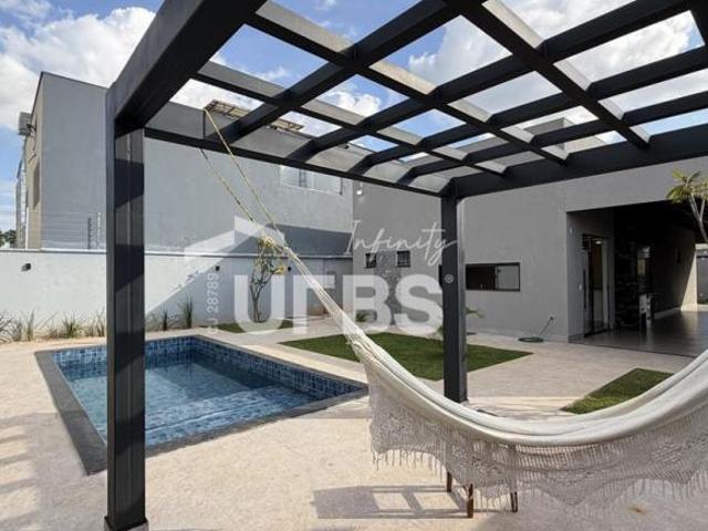 Casa Térrea à Venda | Jardim Atlântico | 3 Suítes | 183 m² | 6 Vagas | Próximo ao Parque Cascavel
